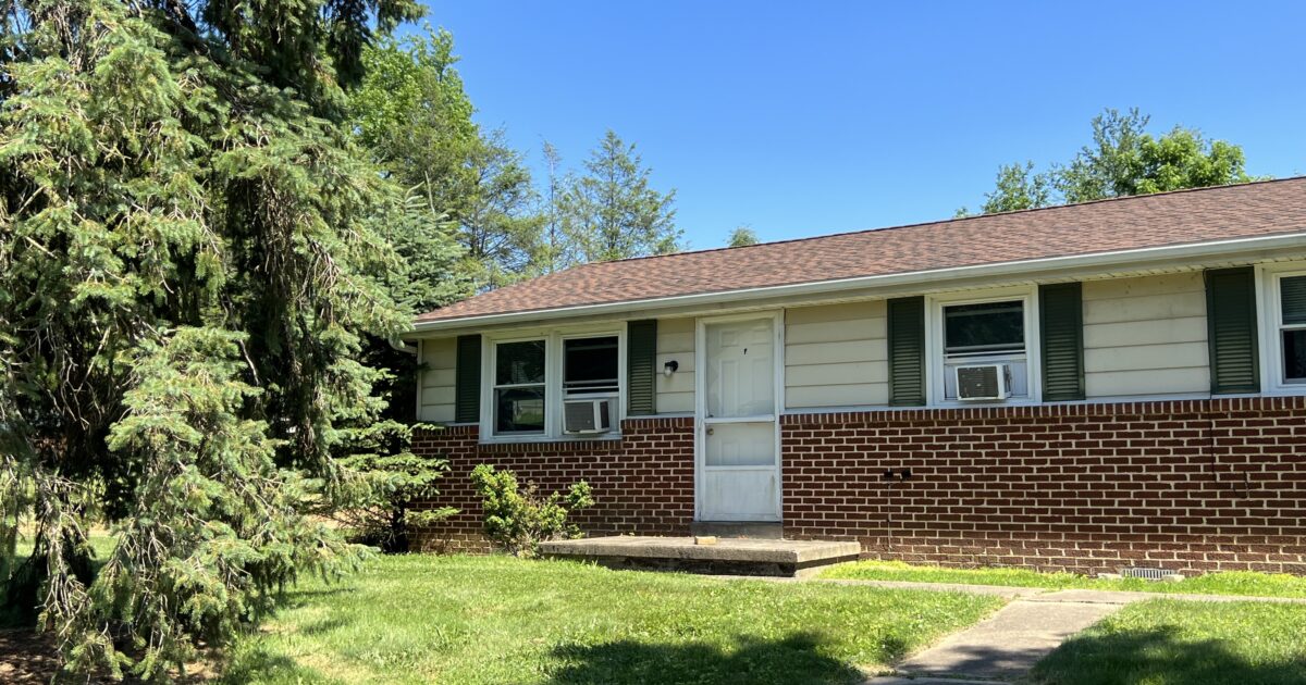 Apartments for Rent in Windsor, PA | Manor Road Apartments